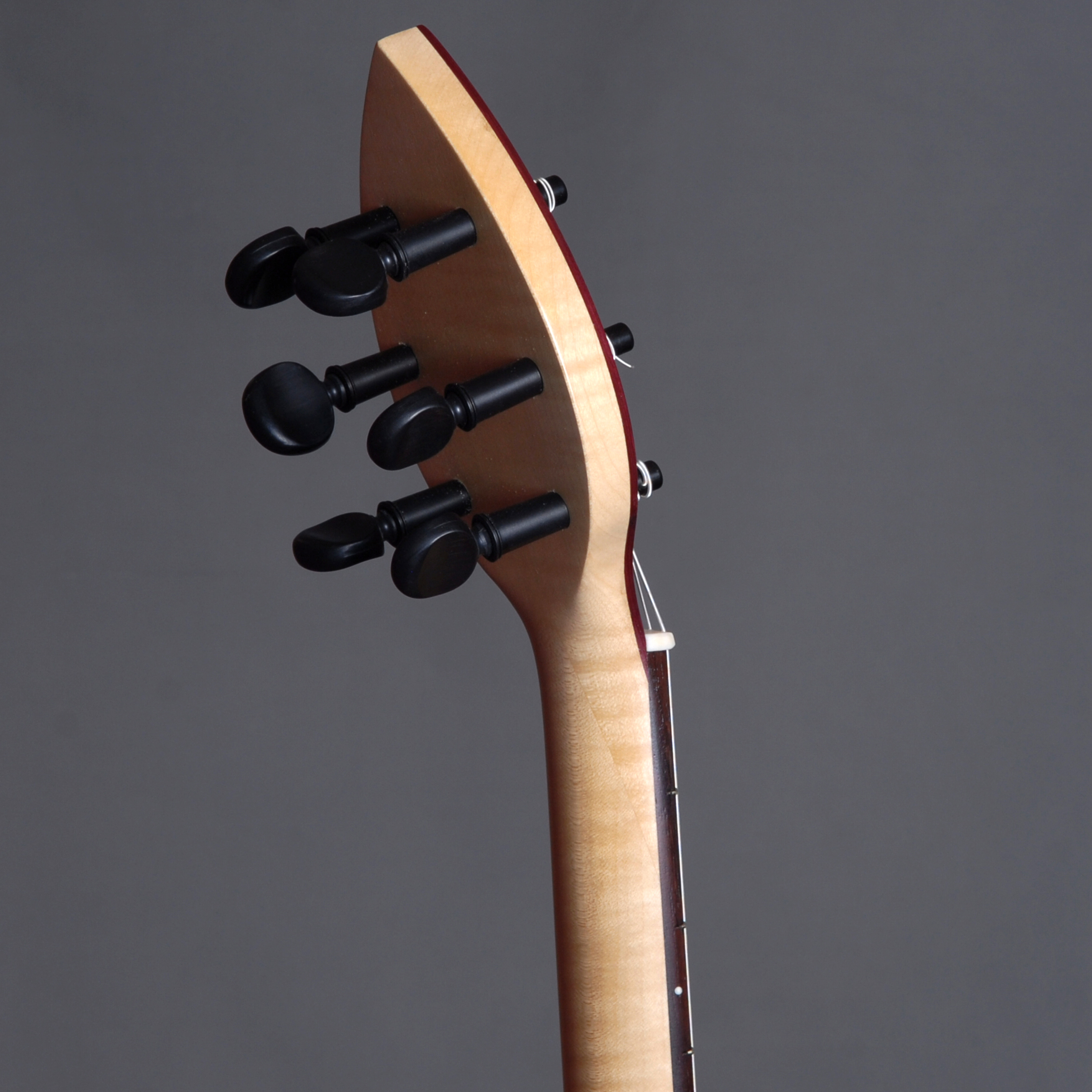 Medieval guitar – Atelier de lutherie Philippe Berne