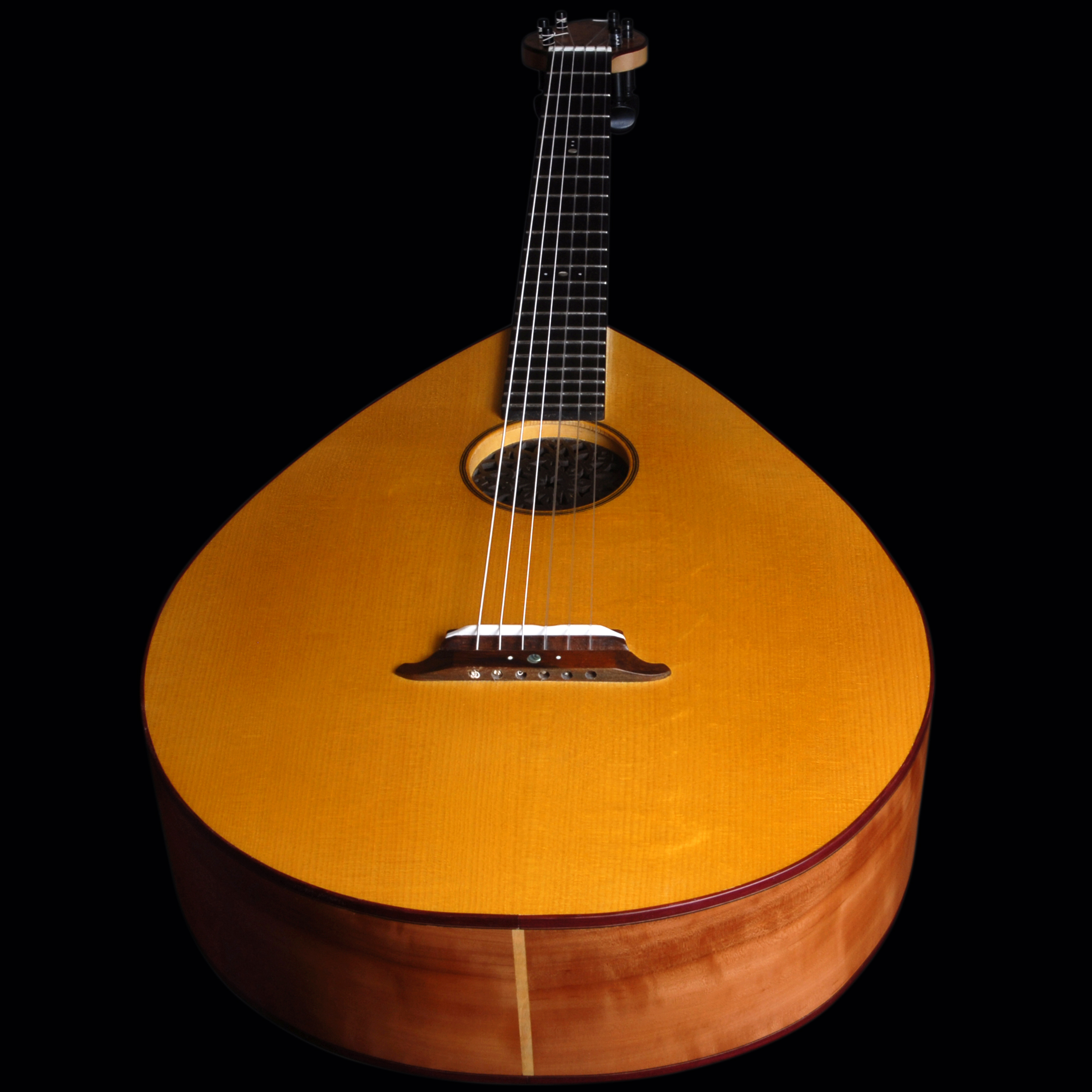Medieval guitar – Atelier de lutherie Philippe Berne