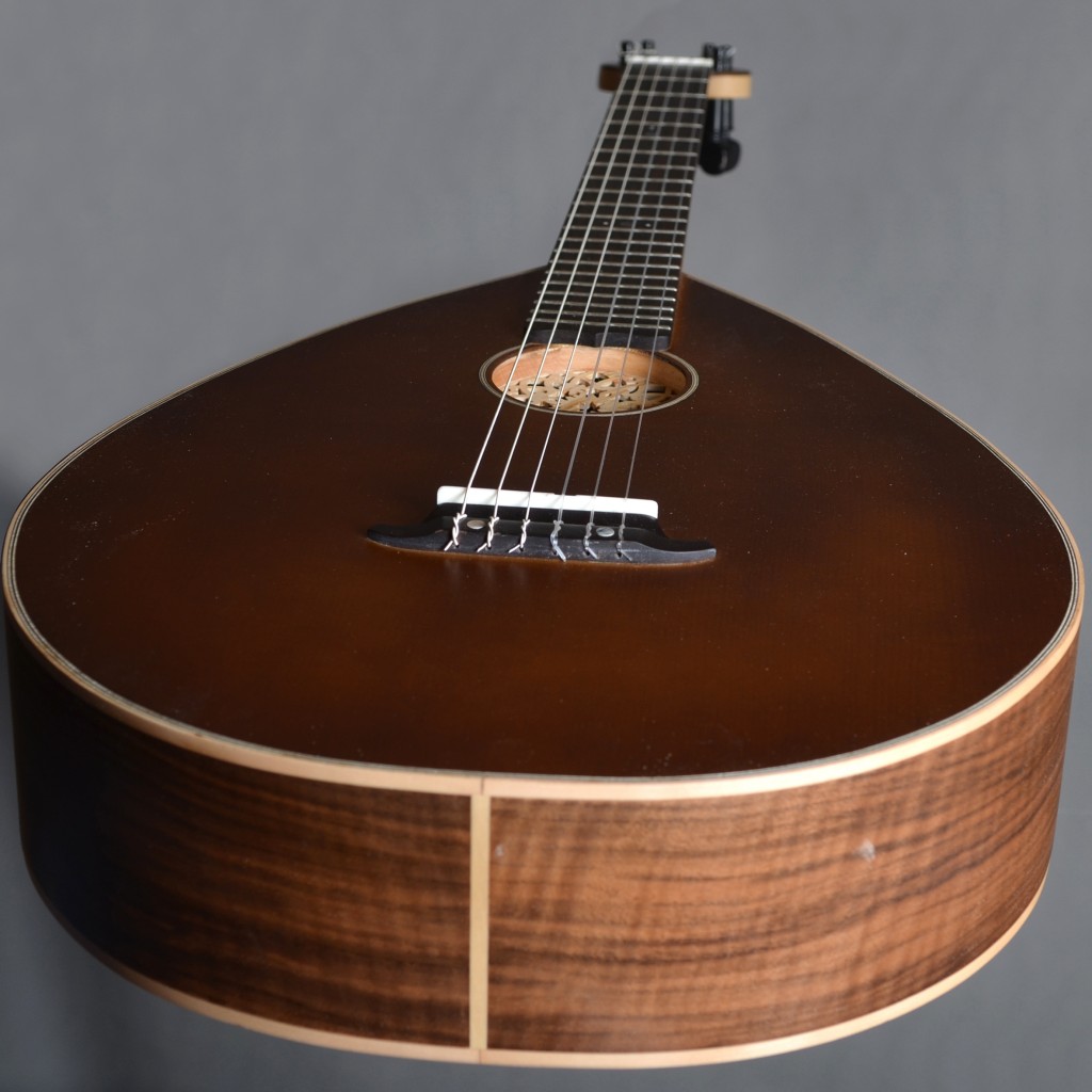 Medieval Guitar – Atelier de lutherie Philippe Berne