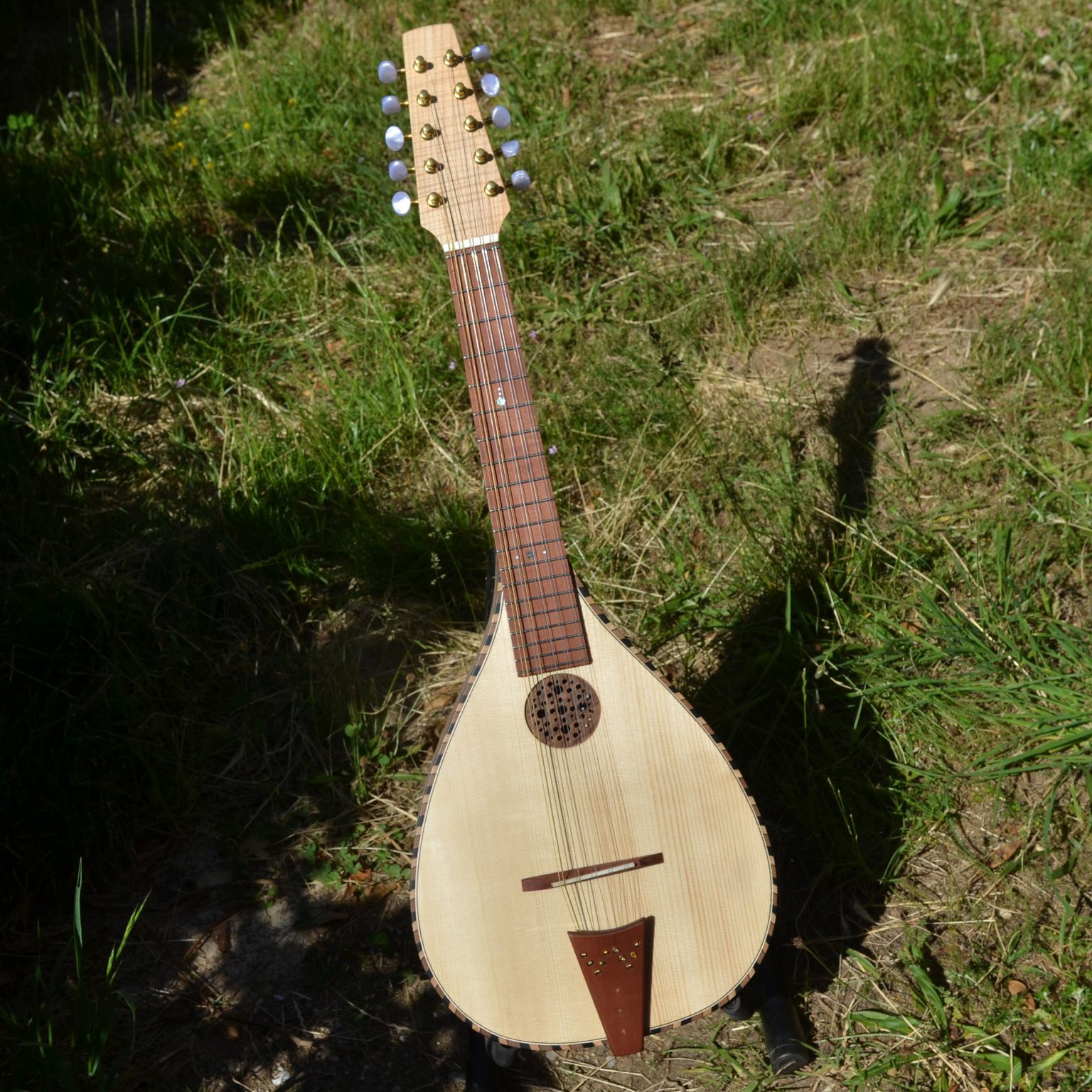 Medieval cittern – Atelier de lutherie Philippe Berne