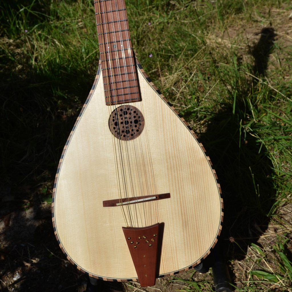 Medieval cittern – Atelier de lutherie Philippe Berne