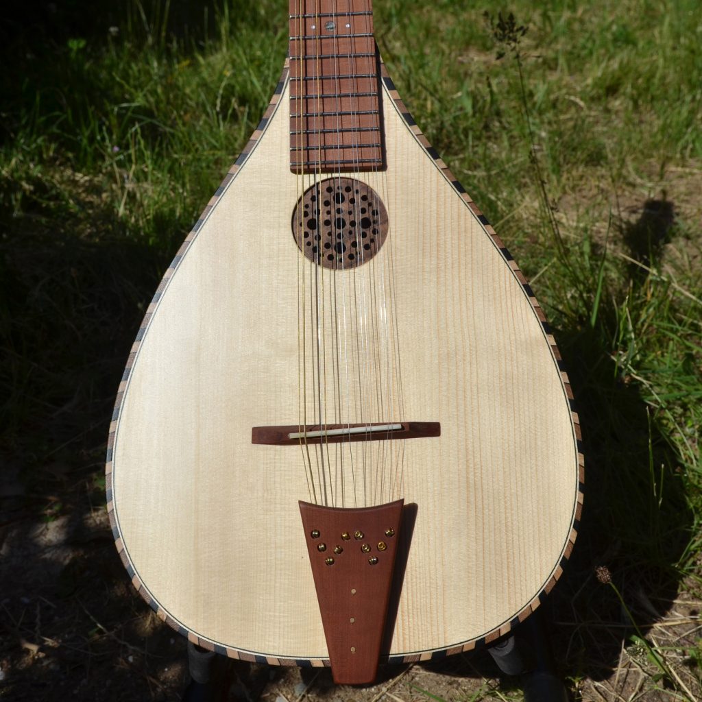 Medieval cittern – Atelier de lutherie Philippe Berne