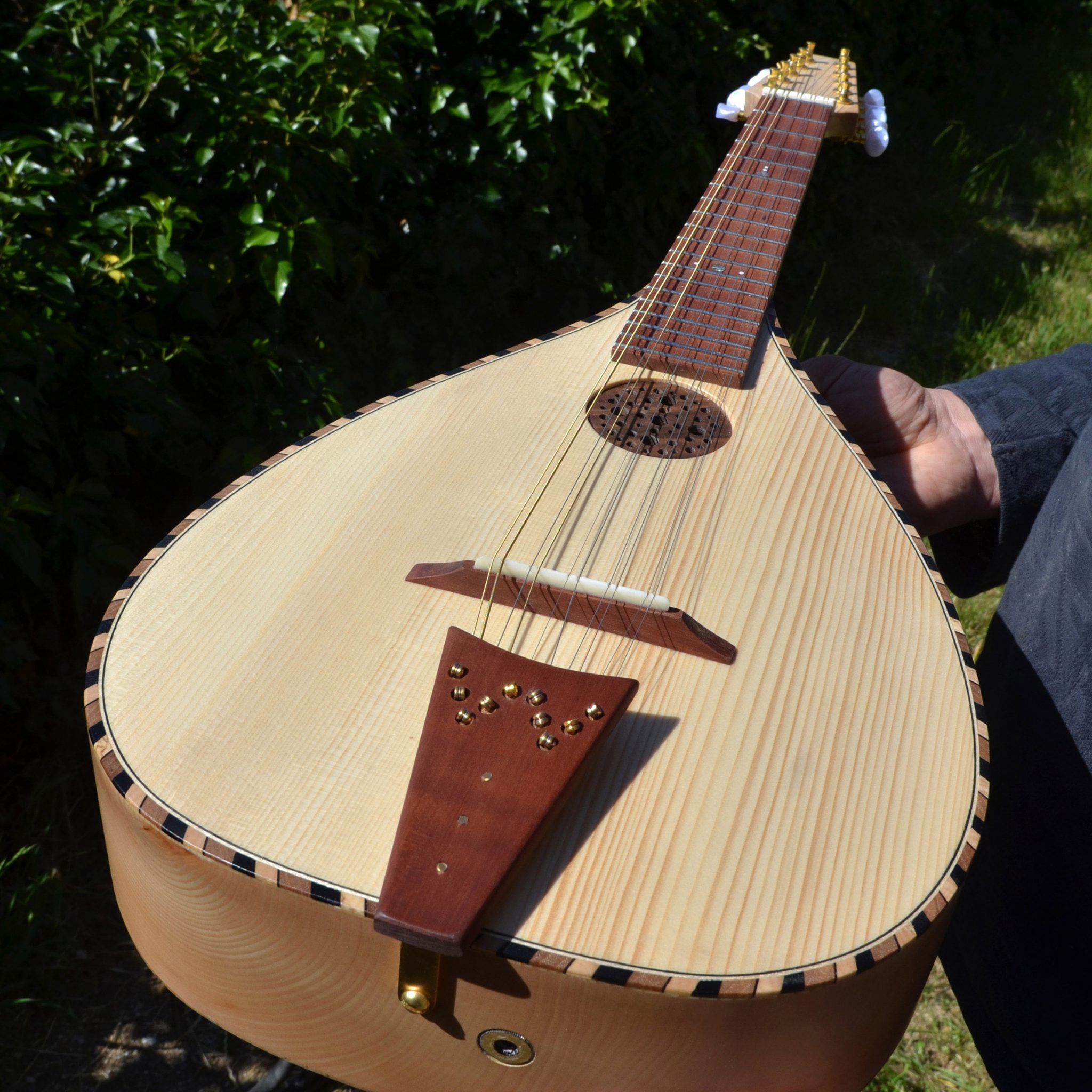 Medieval cittern – Atelier de lutherie Philippe Berne